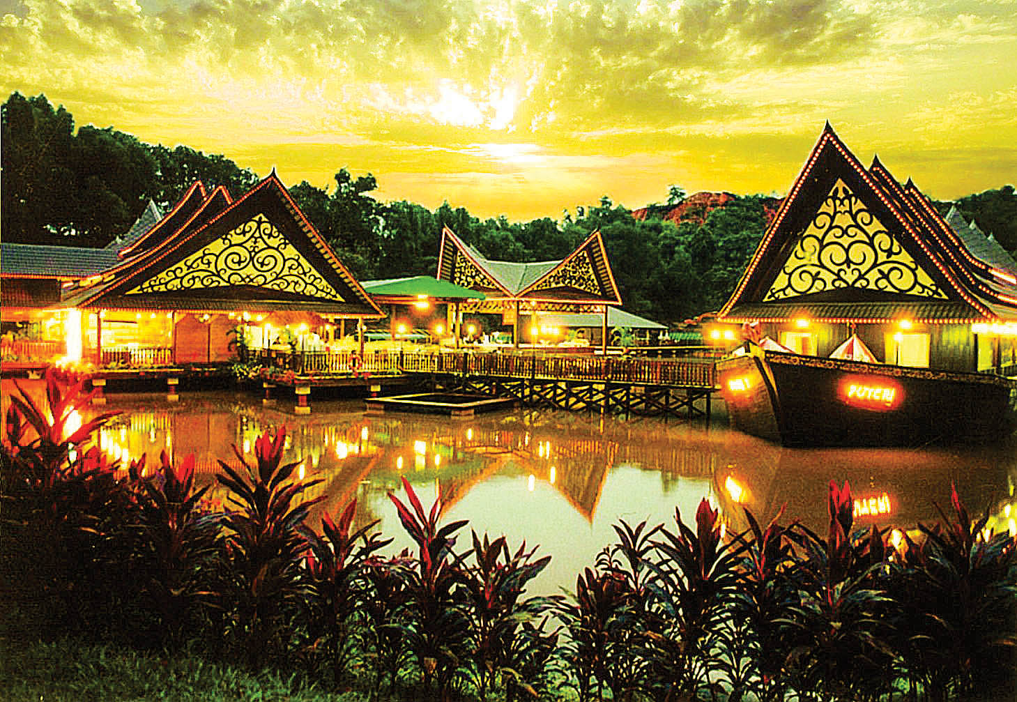 HOME IS WHERE THE HEART IS AND ALSO THE TUMMY! - Borneo 360